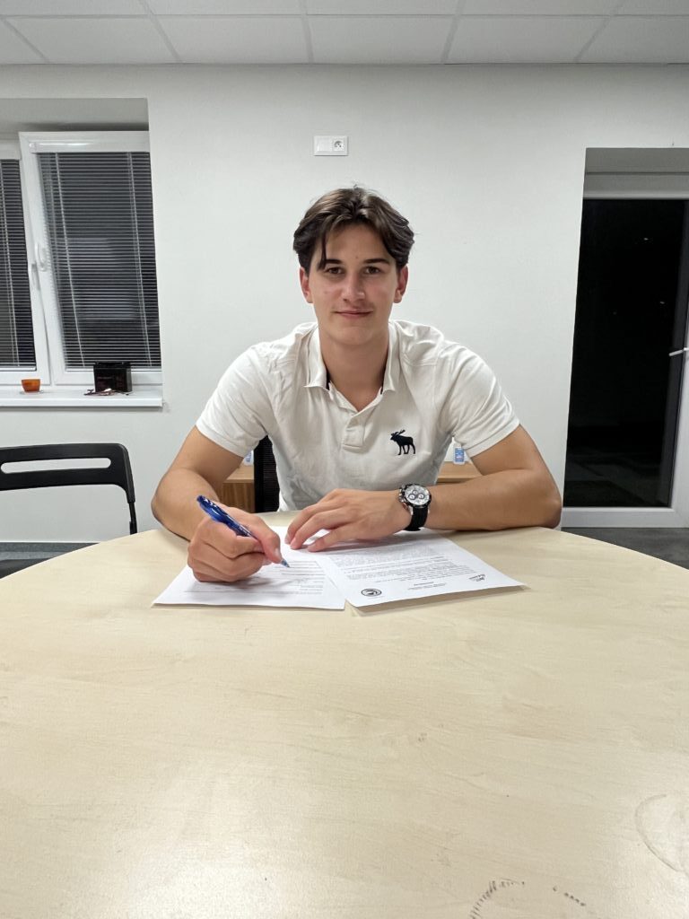 Blades sign 2023 CHL Import Draft pick Barcik - Saskatoon Blades